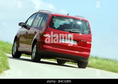 Car, VW Volkswagen Touran 2.0 TDI, Van, model year 2005-, red, driving ...