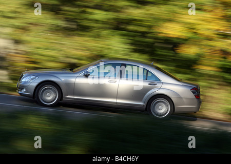 Mercedes S 500, silver, model year 2005-, driving, diagonal from the ...