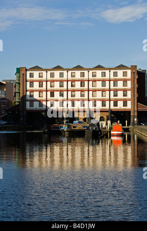 The Straddle Building at Sheffield Canal Basin,Victoria Quays ...
