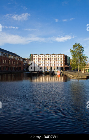 The Straddle Building at Sheffield Canal Basin,Victoria Quays ...