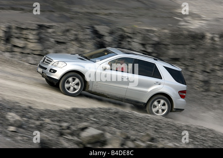 Mercedes ML 420 CDI, model year 2005-, silver, driving, diagonal from ...