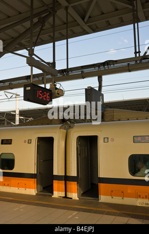 Shinkansen 700T high speed train at Taipei Main Station in Taiwan Stock ...