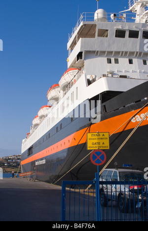 easyCruise cruise ship cabin Stock Photo - Alamy