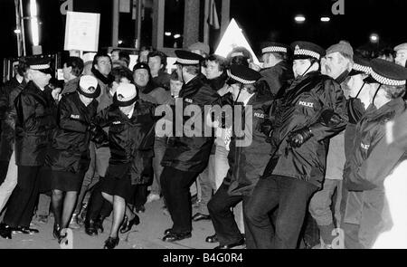 Miners strike 1984 police at picket line Stock Photo: 20583836 - Alamy