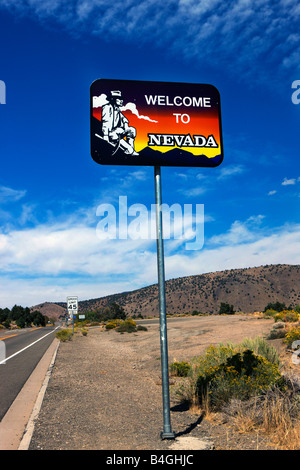 Welcome to Nevada sign located on US 395 northbound at the California ...