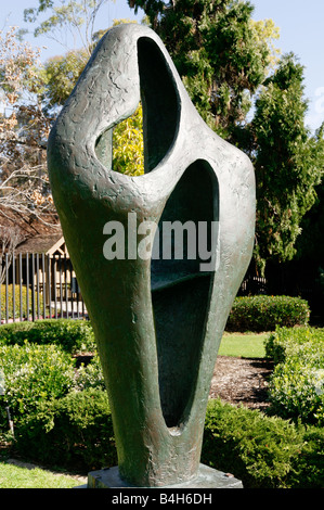 Figure for Landscape (1960), bronze sculpture by Barbara Hepworth ...