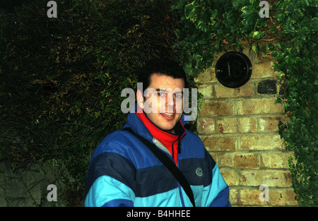 Andrew Lynford Actor December 98 Eastenders Actor walking down street ...