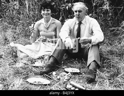 George Cole Actor with wife Penny daughter Tara Cole and son Toby Stock ...