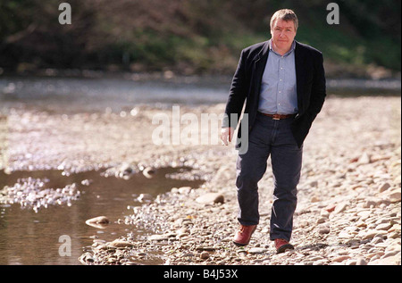 Gregor Fisher actor appearing in re make of The Railway Children Stock ...