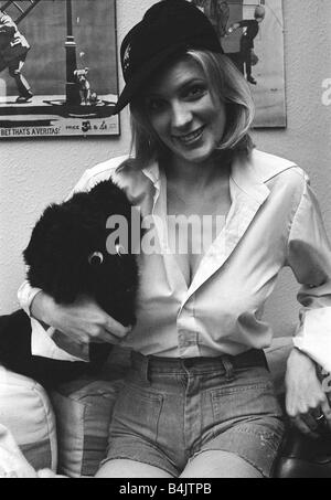 Diana Weston January 1977 Actress Mirrorpix Stock Photo - Alamy
