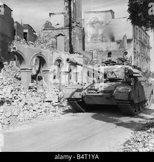 Suez Crisis 1956 A Centurion tank lends support to Commando troops who ...