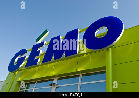 Front of "GEMO" discount shoe store, Chatellerault, France Stock Photo ...