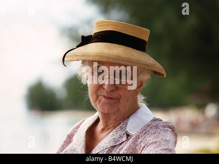 Joan Hickson Actress plays Miss Marple in Television series Stock Photo ...
