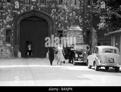 Family and friends visit Ruth Ellis at Holloway Prison 1955 Stock Photo ...