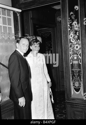 Frank Sinatra and Mia Farrow attend celebrity dinner party for guests ...