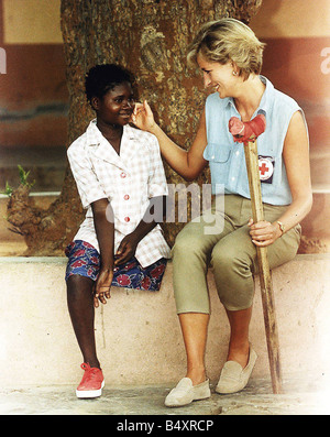 Princess Diana Angola Visit 1997 walking through minefield ...