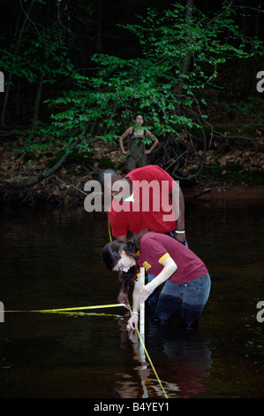 Stream Lab in Yale Summer School Biology class, testing oxygen content ...