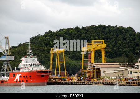 shipyards batam riau indonesia Stock Photo - Alamy