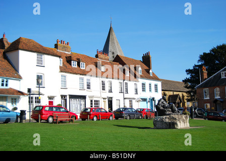 The Green showing Churchill Statue, Westerham, Kent, England, United ...