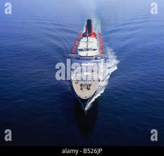 An aerial view of the QE2 ship at sea April 1994 Stock Photo: 20017715 ...