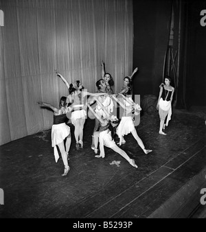 Ballet Dancers rehearsing for their tour of the Provinces. June 1950 ...