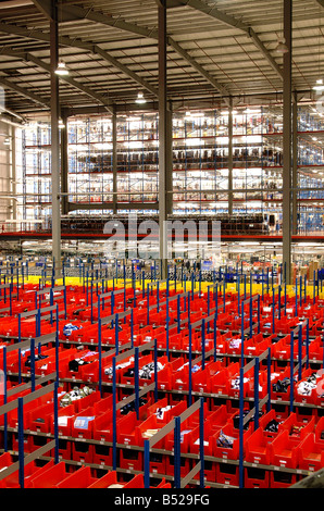 Retail clothing distribution warehouse facility Stock Photo - Alamy