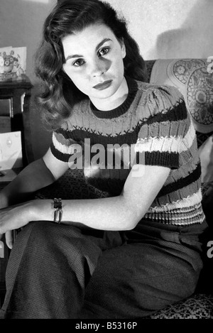 Jean Simmons Young Film Actress. January 1946 O6028 Stock Photo - Alamy
