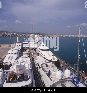 Dock Express "Superservant 3" semi submersible yacht transporter in the ...