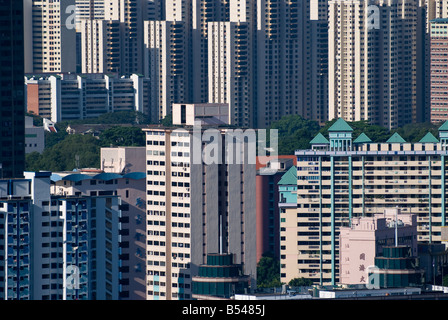 The high rise government housing HDB apartments Stock Photo: 20376159 ...