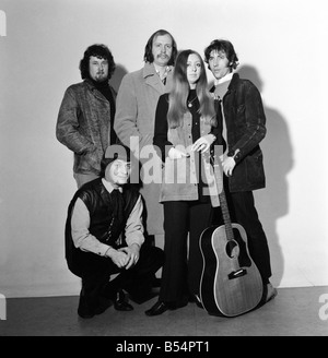 Entertainment Pop Music Groups: The pentangle group - Jacqui McShee ...