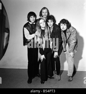 Entertainment Pop Music Groups: The pentangle group - Jacqui McShee ...