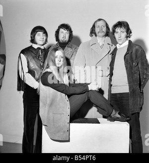 Entertainment Pop Music Groups: The pentangle group - Jacqui McShee ...