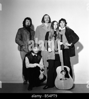Entertainment Pop Music Groups: The pentangle group - Jacqui McShee ...