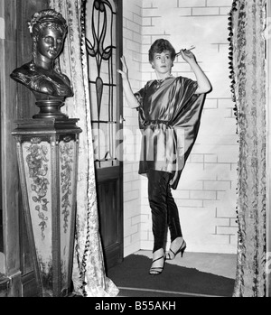 Showgirls exotic fashion changes. American actress Irene Dailey came ...