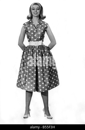Reveille Fashions. Susie Scott. April 1960 P008974 Stock Photo - Alamy