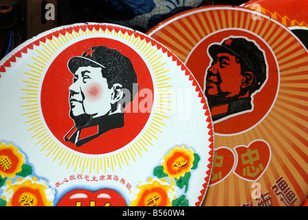 Mao Zedong memorabilia and antiques for sale at stall on Upper Lascar ...