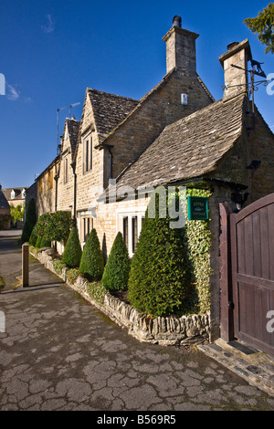 Lower Slaughter house, Cotswold, traditional stone built picturesque ...