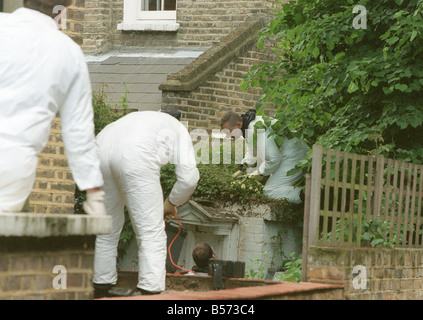 Jill Dando murder suspect s home being searched May 2000 Mirrorpix ...