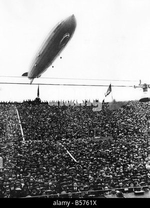 Graf Zeppelin airship over Wembley in FA cup final 1932 between ...