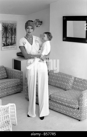 Fashion: Model Kate Howard and daughter Lucy. February 1975 75-00972 ...