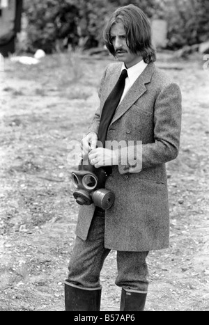 Ringo Starr with gas mask on calling the people to come for their free ...