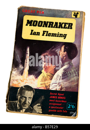 Moonraker Book Cover Ian Fleming James Bond 007 Rare First Edition Book Stock Photo - Alamy