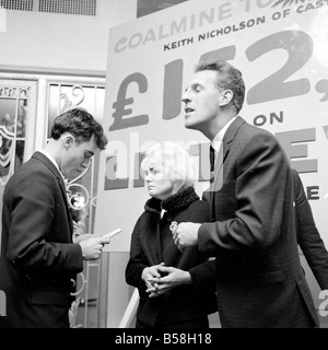 Pools winner Vivienne Nicholson and husband Keith Howard Nicholson ...