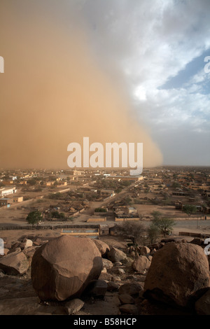A sandstorm approaches the town of Teseney, near the Sudanese border ...