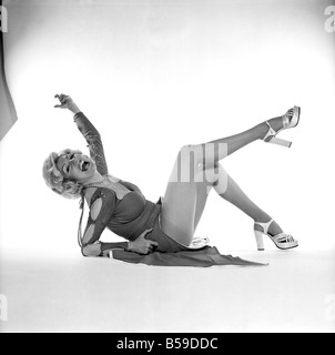 Singer and actress Faith Brown posing in the studio. February 1975 75 ...