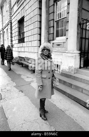 Singer. Dorothy Squires. April 1975 75-1900-002 Stock Photo - Alamy