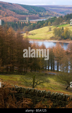 Autumn view of Derwent reservoir dam, Upper Derwent Valley, Derbyshire ...