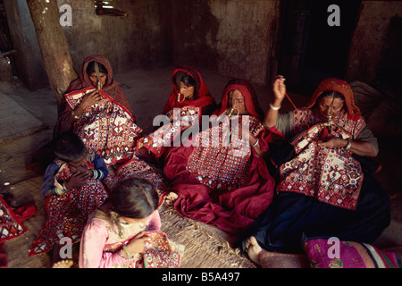 India, Gujarat, Kutch, Jat women at Anjar market Stock Photo - Alamy
