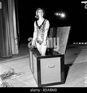Woman escapologist Jill Fletcher. 1965 A1140 Stock Photo - Alamy