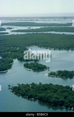 Vertical landscape view of Indus river valley near Chilas, Diamer ...